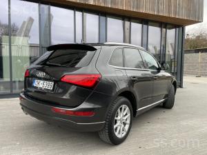 Grey Audi Q5 2014 in Tukums, with an engine capacity of 2.00 L and mileage of 272 thousand km for 12590 €, photo 3 on AUTOMOTO.COM.LV