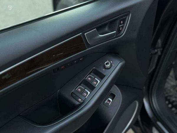 Pelēks Audi Q5 2014 Kauņa, ar dzinēja tilpumu 1.98 L un nobraukumu 235 tūkst. km par 12450 €, foto 9 vietnē AUTOMOTO.COM.LV