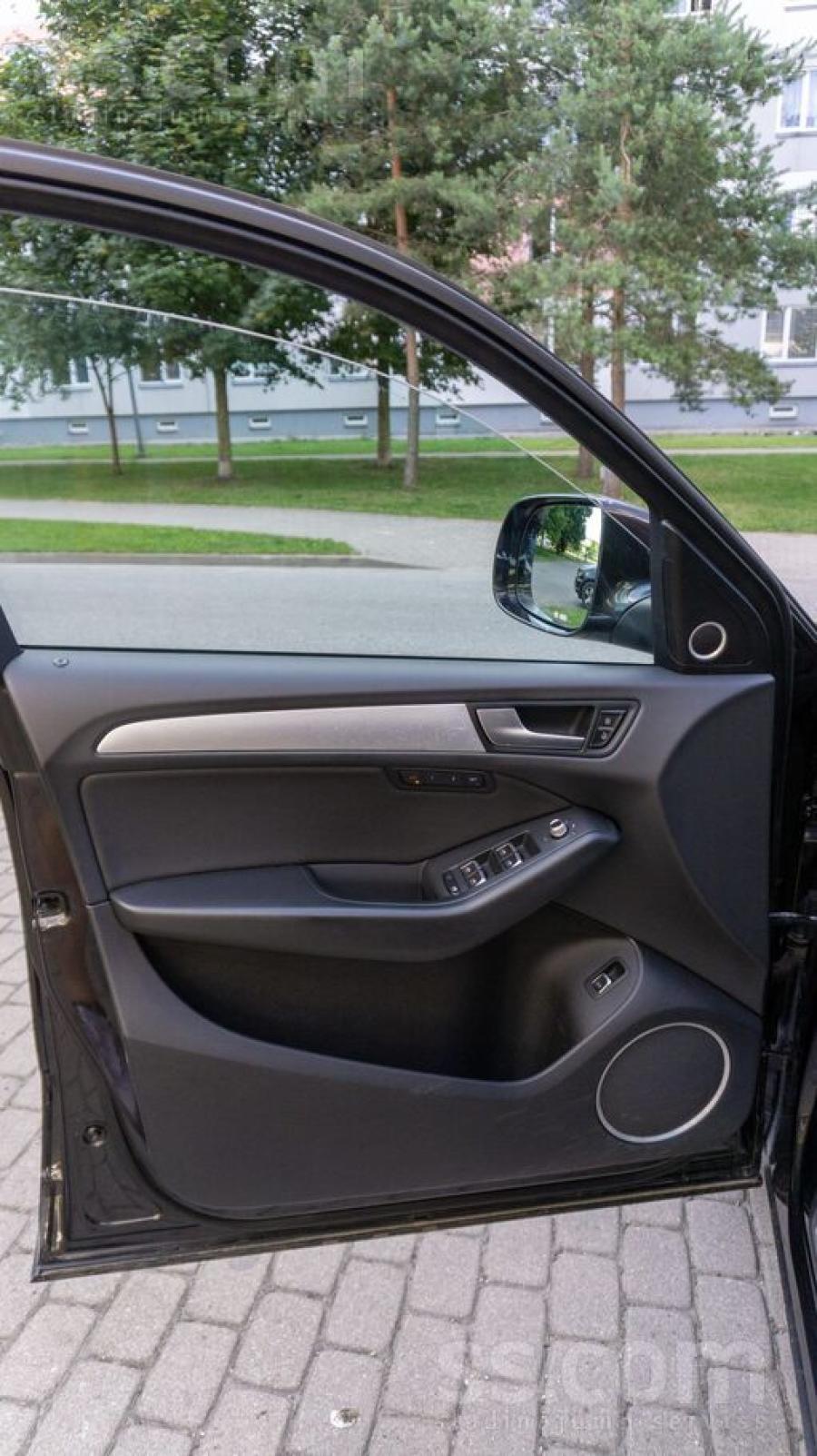Grey Audi Q5 2014 in Riga, with an engine capacity of 2.00 L and mileage of 189 thousand km for 12590 €, photo 26 on AUTOMOTO.COM.LV