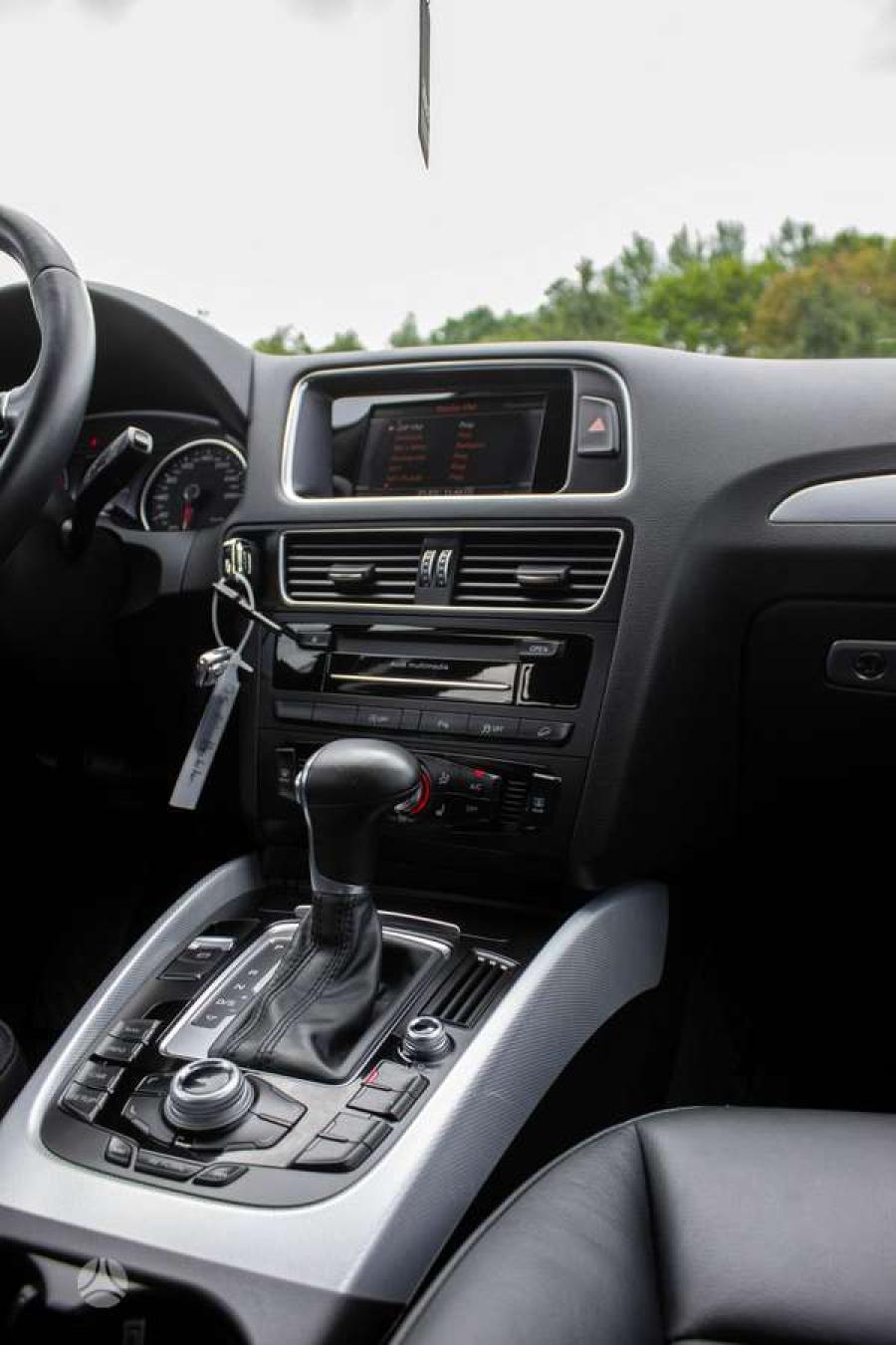Grey Audi Q5 2014 in Kaunas, with an engine capacity of 1.97 L and mileage of 214 thousand km for 12700 €, photo 14 on AUTOMOTO.COM.LV
