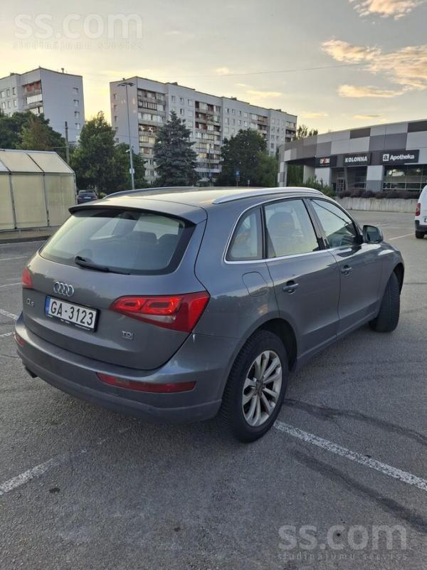 Pelēks Audi Q5 2014 Rīga, ar dzinēja tilpumu 2.00 L un nobraukumu 258 tūkst. km par 11700 €, foto 1 vietnē AUTOMOTO.COM.LV