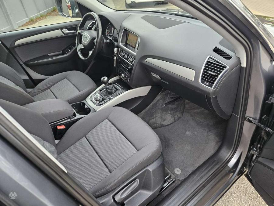 Pelēks Audi Q5 2014 Šauļi, ar dzinēja tilpumu 1.97 L un nobraukumu 268 tūkst. km par 11950 €, foto 16 vietnē AUTOMOTO.COM.LV