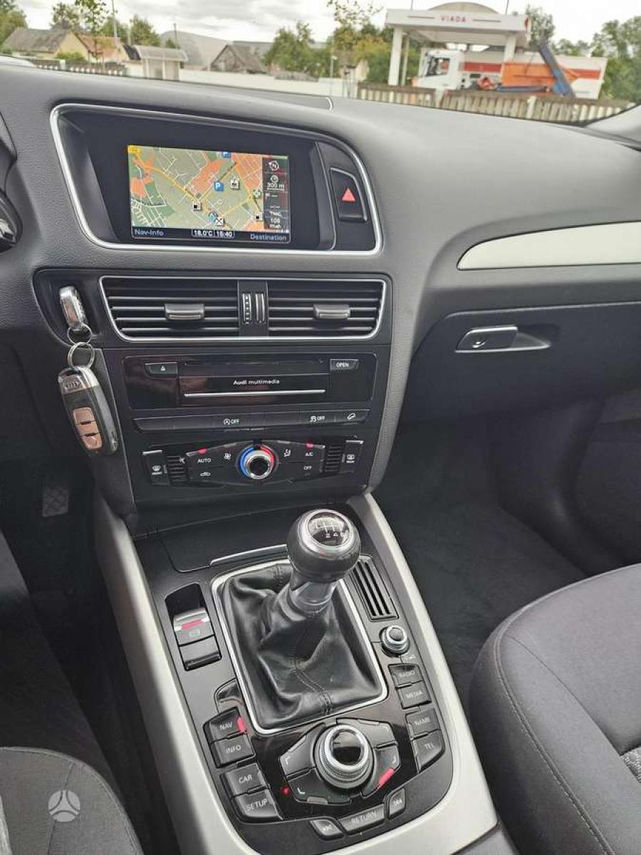Pelēks Audi Q5 2014 Šauļi, ar dzinēja tilpumu 1.97 L un nobraukumu 268 tūkst. km par 11950 €, foto 25 vietnē AUTOMOTO.COM.LV