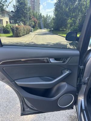 Grey Audi Q5 2014 in Vilnius, with an engine capacity of 2.00 L and mileage of 200 thousand km for 11299 €, photo 16 on AUTOMOTO.COM.LV
