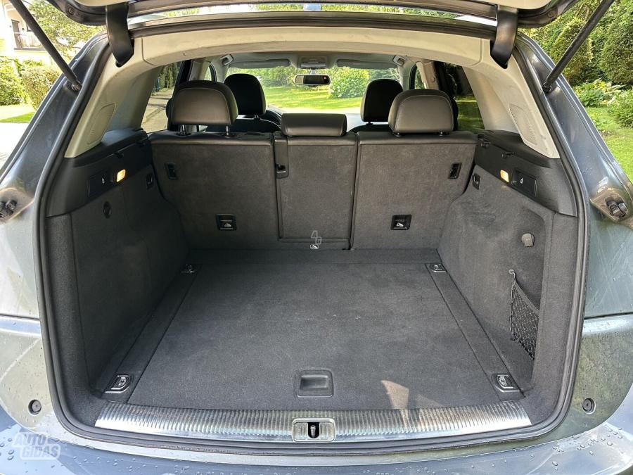 Grey Audi Q5 2014 in Vilnius, with an engine capacity of 2.00 L and mileage of 200 thousand km for 11299 €, photo 19 on AUTOMOTO.COM.LV