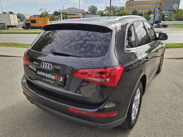 Audi Q5 2014 in Siauliai on AUTOMOTO.COM.LV Grey Audi Q5 2014 in Siauliai, with an engine capacity of 1.97 L and mileage of 228 thousand km for 11950 €, photo 5 on AUTOMOTO.COM.LV