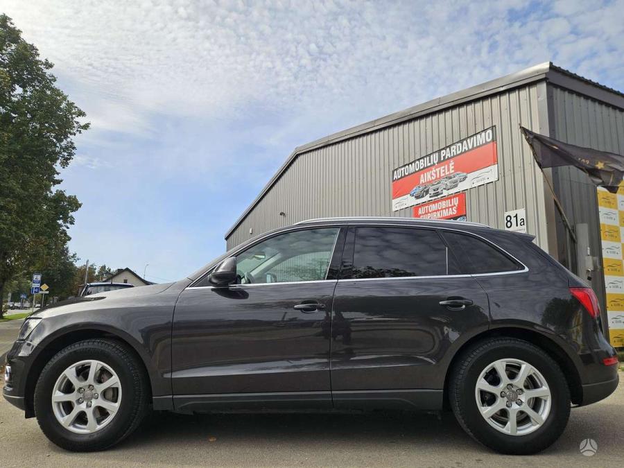 Pelēks Audi Q5 2014 Šauļi, ar dzinēja tilpumu 1.97 L un nobraukumu 228 tūkst. km par 11950 €, foto 10 vietnē AUTOMOTO.COM.LV