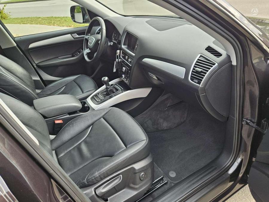Pelēks Audi Q5 2014 Šauļi, ar dzinēja tilpumu 1.97 L un nobraukumu 228 tūkst. km par 11950 €, foto 14 vietnē AUTOMOTO.COM.LV