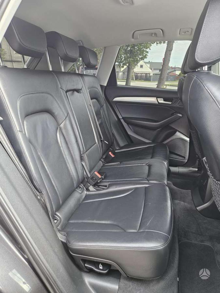 Pelēks Audi Q5 2014 Šauļi, ar dzinēja tilpumu 1.97 L un nobraukumu 228 tūkst. km par 11950 €, foto 17 vietnē AUTOMOTO.COM.LV