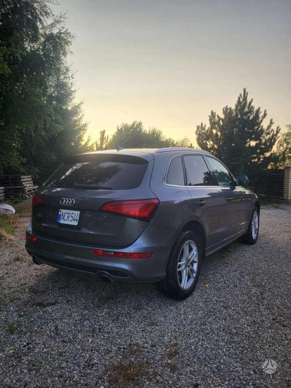 Audi Q5 2014 in Siauliai on AUTOMOTO.COM.LV Grey Audi Q5 2014 in Siauliai, with an engine capacity of 3.00 L and mileage of 184 thousand km for 12000 €, photo 3 on AUTOMOTO.COM.LV