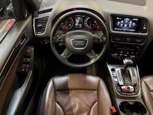 Pelēks Audi Q5 2014 Viļņa, ar dzinēja tilpumu 3.00 L un nobraukumu 237 tūkst. km par 9990 €, foto 20 vietnē AUTOMOTO.COM.LV