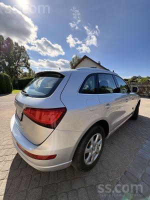 Grey Audi Q5 2014 in Riga, with an engine capacity of 2.00 L and mileage of 287 thousand km for 12500 €, photo 3 on AUTOMOTO.COM.LV