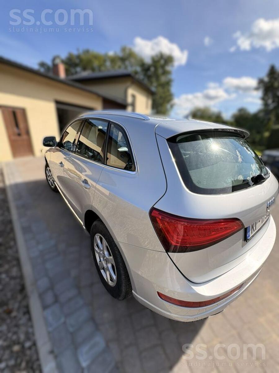 Grey Audi Q5 2014 in Riga, with an engine capacity of 2.00 L and mileage of 287 thousand km for 12500 €, photo 4 on AUTOMOTO.COM.LV
