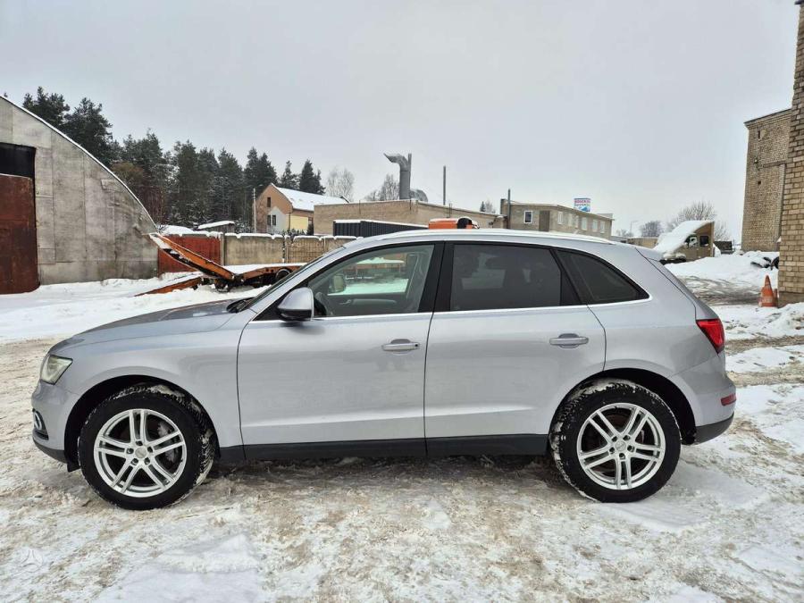 Grey Audi Q5 2015 in Utena, with an engine capacity of 2.97 L and mileage of 223 thousand km for 13490 €, photo 5 on AUTOMOTO.COM.LV