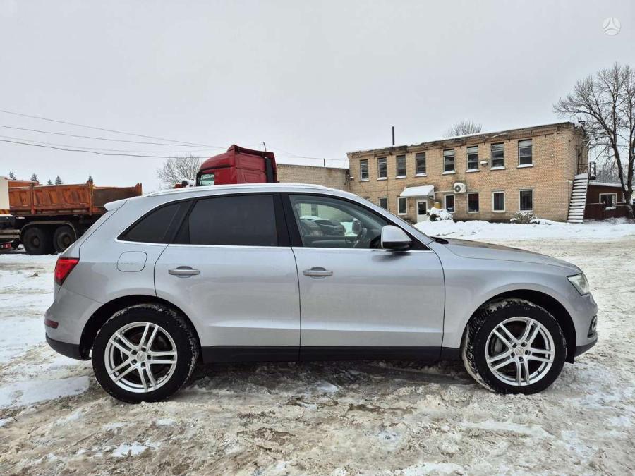 Grey Audi Q5 2015 in Utena, with an engine capacity of 2.97 L and mileage of 223 thousand km for 13490 €, photo 6 on AUTOMOTO.COM.LV