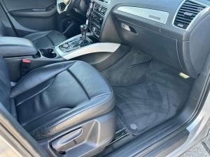 Pelēks Audi Q5 2015 Alīta, ar dzinēja tilpumu 1.97 L un nobraukumu 250 tūkst. km par 14200 €, foto 14 vietnē AUTOMOTO.COM.LV