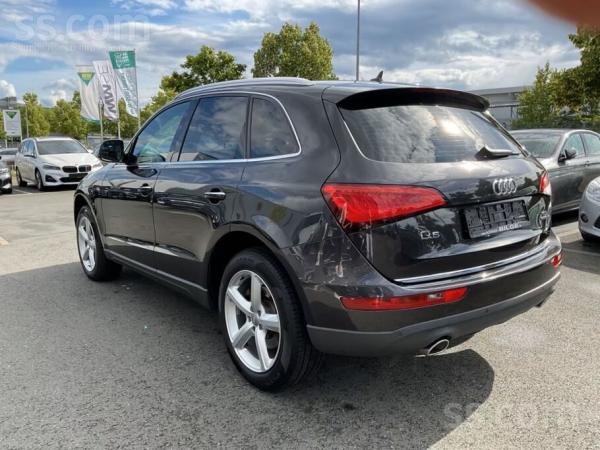 Grey Audi Q5 2015 in Riga, with an engine capacity of 3.00 L and mileage of 300 thousand km for 12900 €, photo 3 on AUTOMOTO.COM.LV