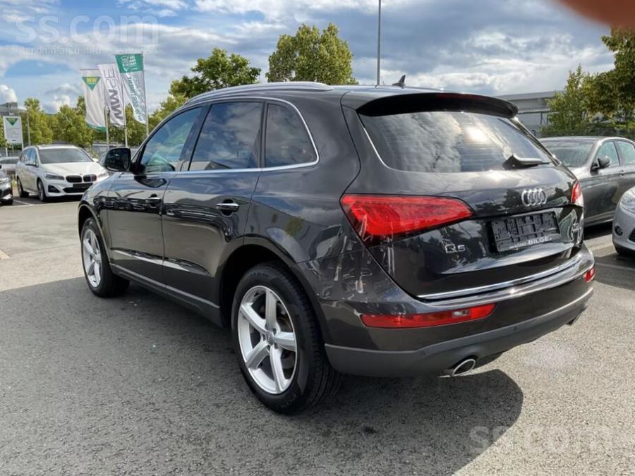 Grey Audi Q5 2015 in Riga, with an engine capacity of 3.00 L and mileage of 300 thousand km for 12900 €, photo 4 on AUTOMOTO.COM.LV