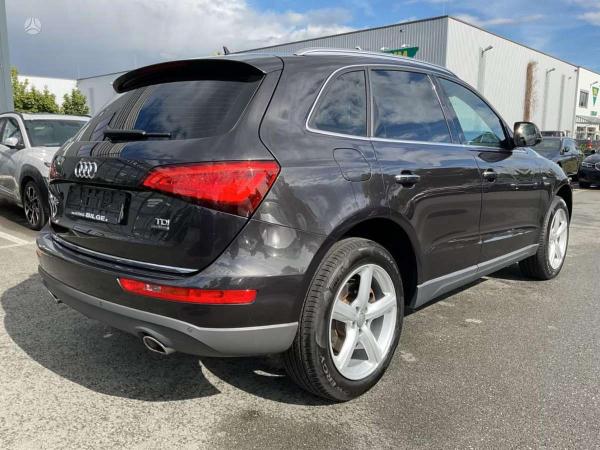 Grey Audi Q5 2015 in Riga, with an engine capacity of 2.97 L and mileage of 300 thousand km for 12900 €, photo 4 on AUTOMOTO.COM.LV