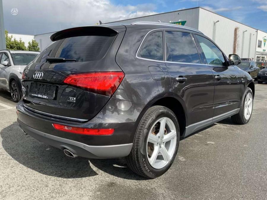 Grey Audi Q5 2015 in Riga, with an engine capacity of 2.97 L and mileage of 300 thousand km for 12900 €, photo 5 on AUTOMOTO.COM.LV