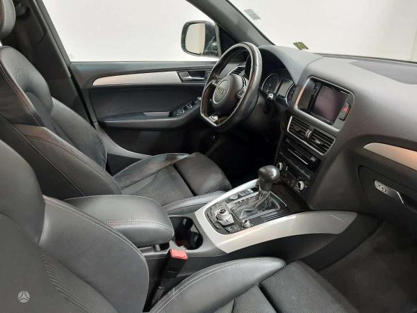 Grey Audi Q5 2015 in Riga, with an engine capacity of 2.97 L and mileage of 300 thousand km for 12900 €, photo 9 on AUTOMOTO.COM.LV