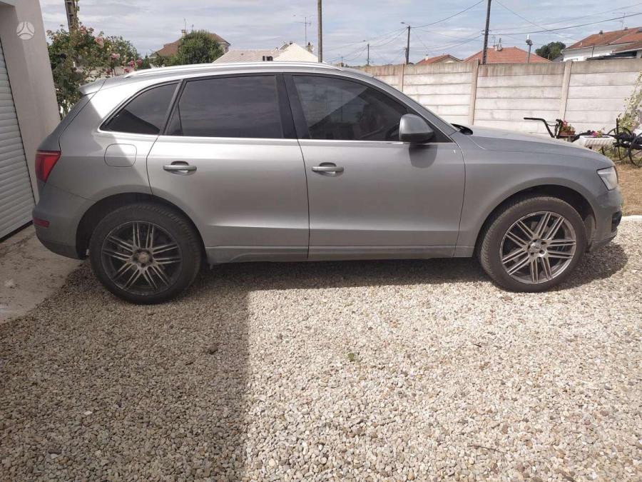 Grey Audi Q5 2015 in Vilnius, with an engine capacity of 2.97 L and mileage of 330 thousand km for 7500 €, photo 5 on AUTOMOTO.COM.LV