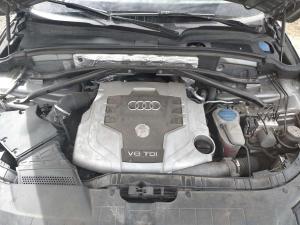 Grey Audi Q5 2015 in Vilnius, with an engine capacity of 2.97 L and mileage of 330 thousand km for 7500 €, photo 8 on AUTOMOTO.COM.LV