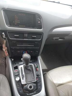 Grey Audi Q5 2015 in Vilnius, with an engine capacity of 2.97 L and mileage of 330 thousand km for 7500 €, photo 9 on AUTOMOTO.COM.LV