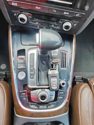 Grey Audi Q5 2015 in Kaunas, with an engine capacity of 2.97 L and mileage of 231 thousand km for 12300 €, photo 16 on AUTOMOTO.COM.LV