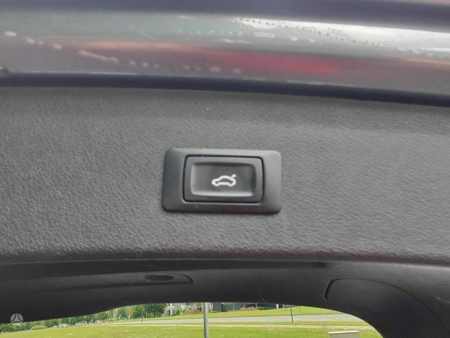Grey Audi Q5 2015 in Kaunas, with an engine capacity of 2.97 L and mileage of 231 thousand km for 12300 €, photo 17 on AUTOMOTO.COM.LV