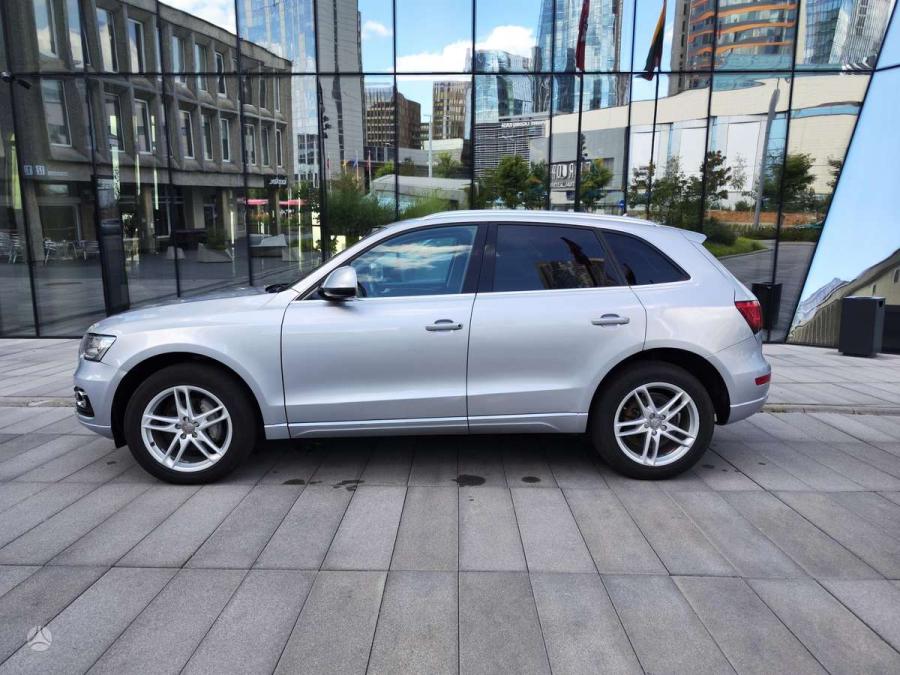 Pelēks Audi Q5 2015 Viļņa, ar dzinēja tilpumu 1.98 L un nobraukumu 196 tūkst. km par 12500 €, foto 5 vietnē AUTOMOTO.COM.LV