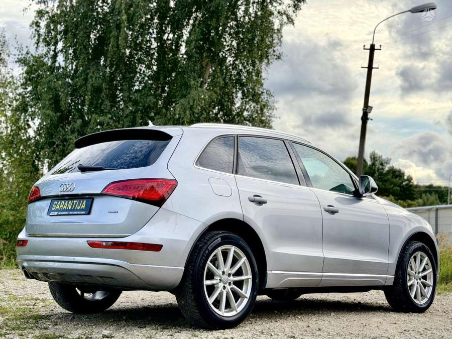 Grey Audi Q5 2015 in Siauliai, with an engine capacity of 1.97 L and mileage of 256 thousand km for 14999 €, photo 5 on AUTOMOTO.COM.LV