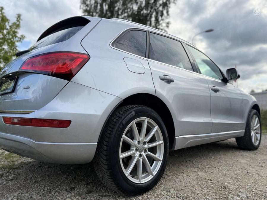 Grey Audi Q5 2015 in Siauliai, with an engine capacity of 1.97 L and mileage of 256 thousand km for 14999 €, photo 9 on AUTOMOTO.COM.LV