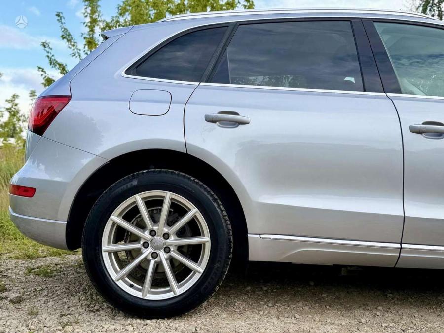 Grey Audi Q5 2015 in Siauliai, with an engine capacity of 1.97 L and mileage of 256 thousand km for 14999 €, photo 10 on AUTOMOTO.COM.LV