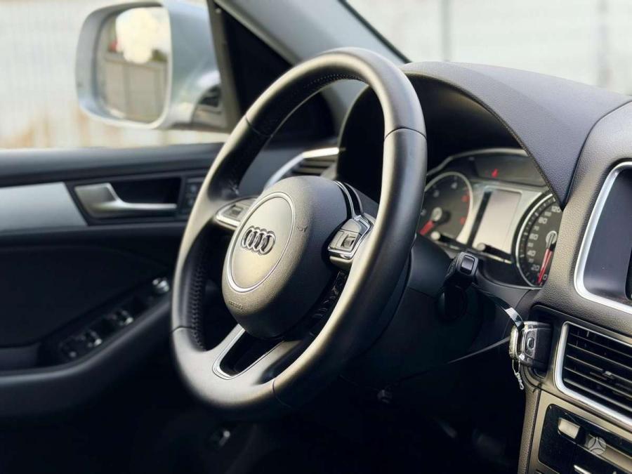 Grey Audi Q5 2015 in Siauliai, with an engine capacity of 1.97 L and mileage of 256 thousand km for 14999 €, photo 27 on AUTOMOTO.COM.LV