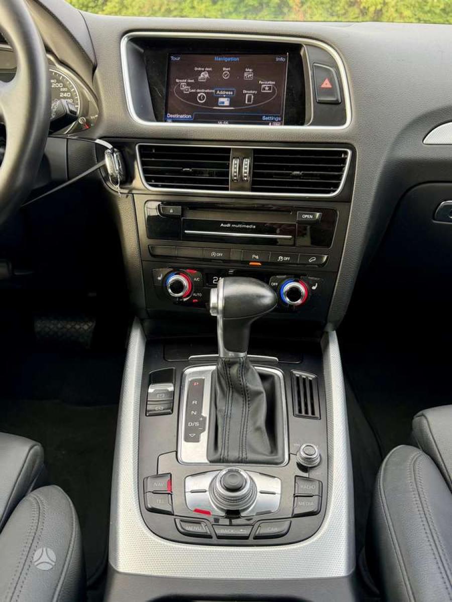 Grey Audi Q5 2015 in Siauliai, with an engine capacity of 1.97 L and mileage of 256 thousand km for 14999 €, photo 41 on AUTOMOTO.COM.LV