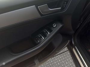 Grey Audi Q5 2015 in Kaunas, with an engine capacity of 3.00 L and mileage of 260 thousand km for 10499 €, photo 14 on AUTOMOTO.COM.LV