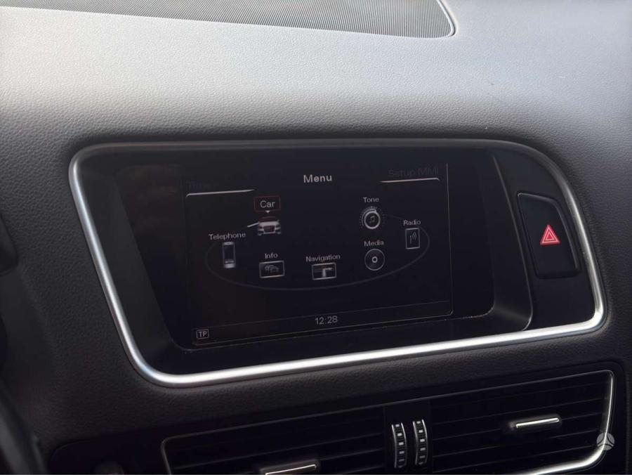 Grey Audi Q5 2015 in Kaunas, with an engine capacity of 3.00 L and mileage of 260 thousand km for 10499 €, photo 18 on AUTOMOTO.COM.LV