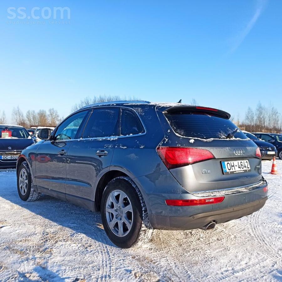 Grey Audi Q5 2016 in Daugavpils, with an engine capacity of 2.00 L and mileage of 0 thousand km for 14900 €, photo 10 on AUTOMOTO.COM.LV