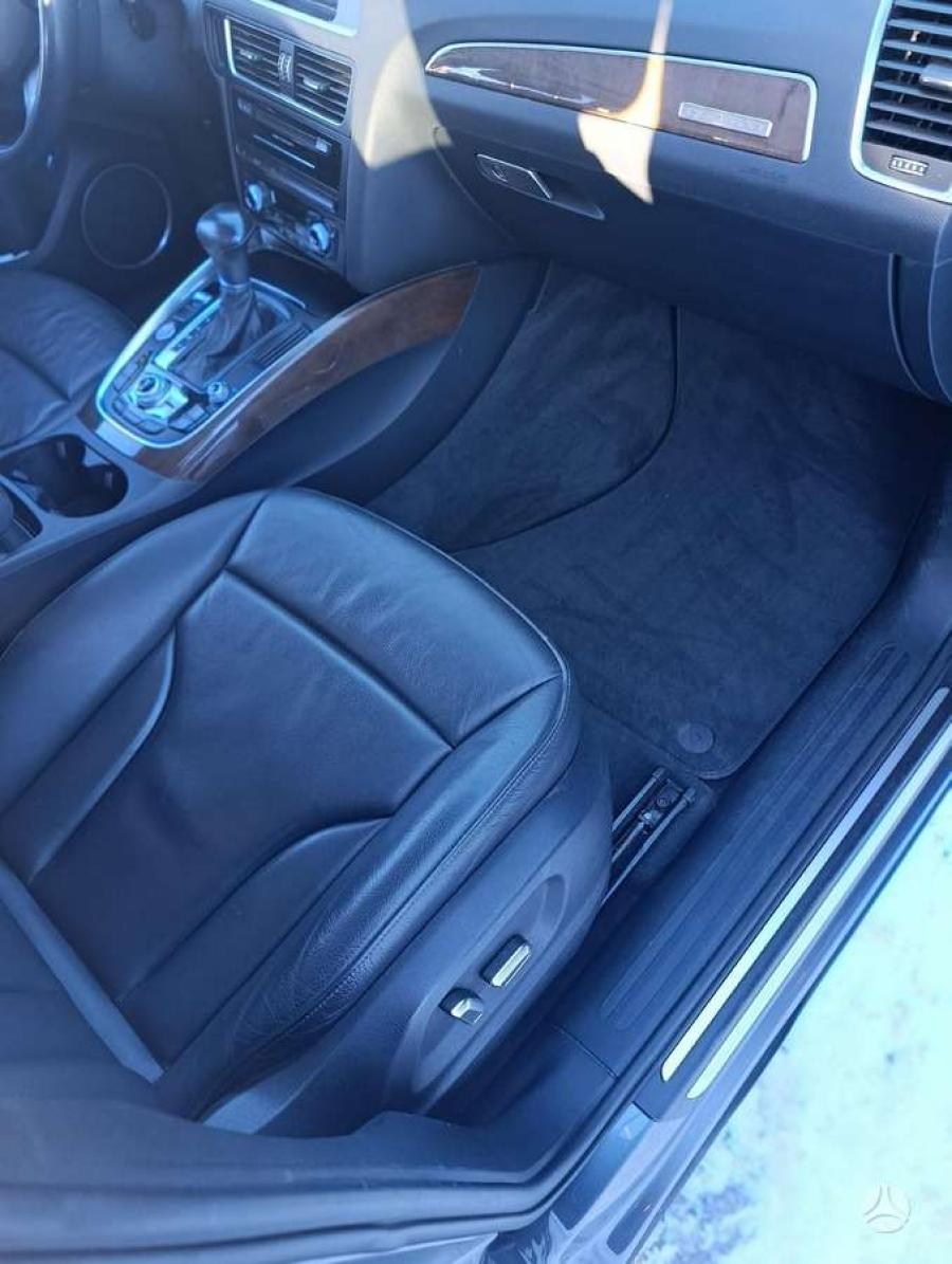 Grey Audi Q5 2016 in Plunge, with an engine capacity of 1.98 L and mileage of 197 thousand km for 8900 €, photo 11 on AUTOMOTO.COM.LV