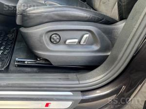 Grey Audi Q5 2016 in Riga, with an engine capacity of 2.00 L and mileage of 218 thousand km for 13500 €, photo 12 on AUTOMOTO.COM.LV