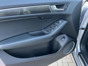 Pelēks Audi Q5 2016 Kretinga, ar dzinēja tilpumu 2.97 L un nobraukumu 90 tūkst. km par 17999 €, foto 14 vietnē AUTOMOTO.COM.LV