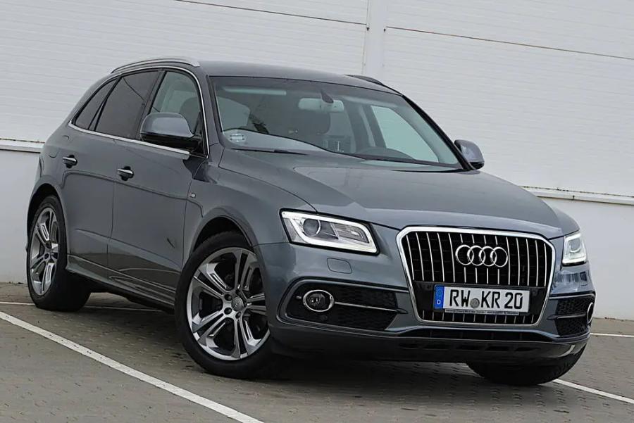 Grey Audi Q5 2016 in Riga, with an engine capacity of 2.00 L and mileage of 166 thousand km for 14900 €, photo 3 on AUTOMOTO.COM.LV