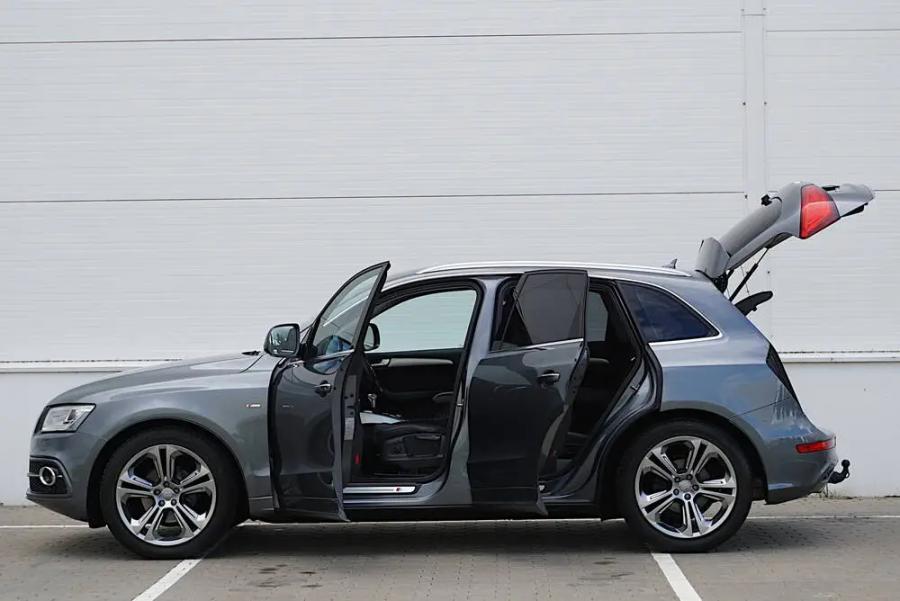 Grey Audi Q5 2016 in Riga, with an engine capacity of 2.00 L and mileage of 166 thousand km for 14900 €, photo 8 on AUTOMOTO.COM.LV