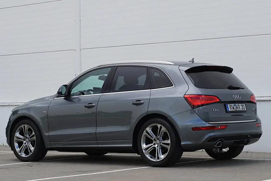 Grey Audi Q5 2016 in Riga, with an engine capacity of 2.00 L and mileage of 166 thousand km for 14900 €, photo 9 on AUTOMOTO.COM.LV