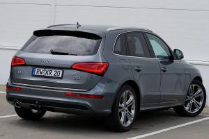 Grey Audi Q5 2016 in Riga, with an engine capacity of 2.00 L and mileage of 166 thousand km for 14900 €, photo 12 on AUTOMOTO.COM.LV