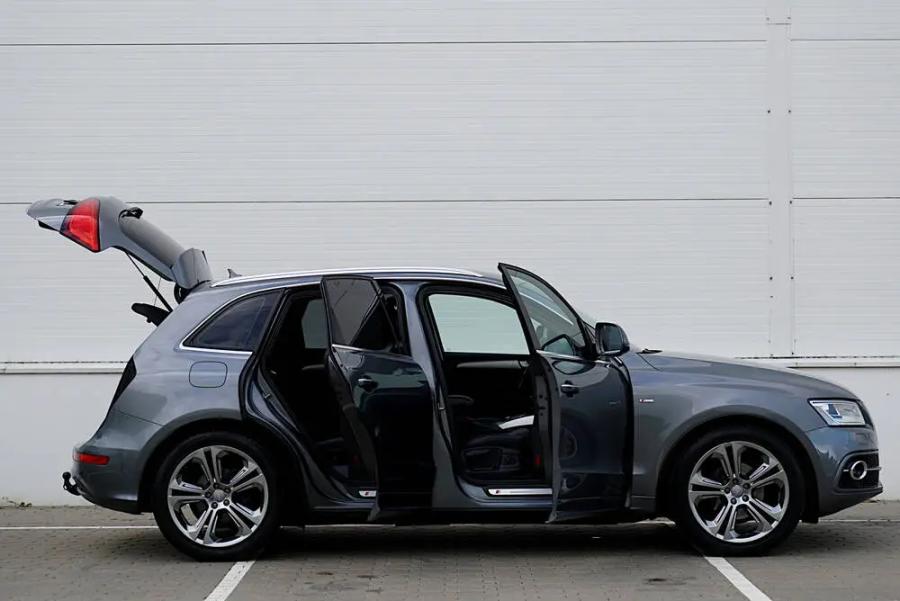 Grey Audi Q5 2016 in Riga, with an engine capacity of 2.00 L and mileage of 166 thousand km for 14900 €, photo 15 on AUTOMOTO.COM.LV