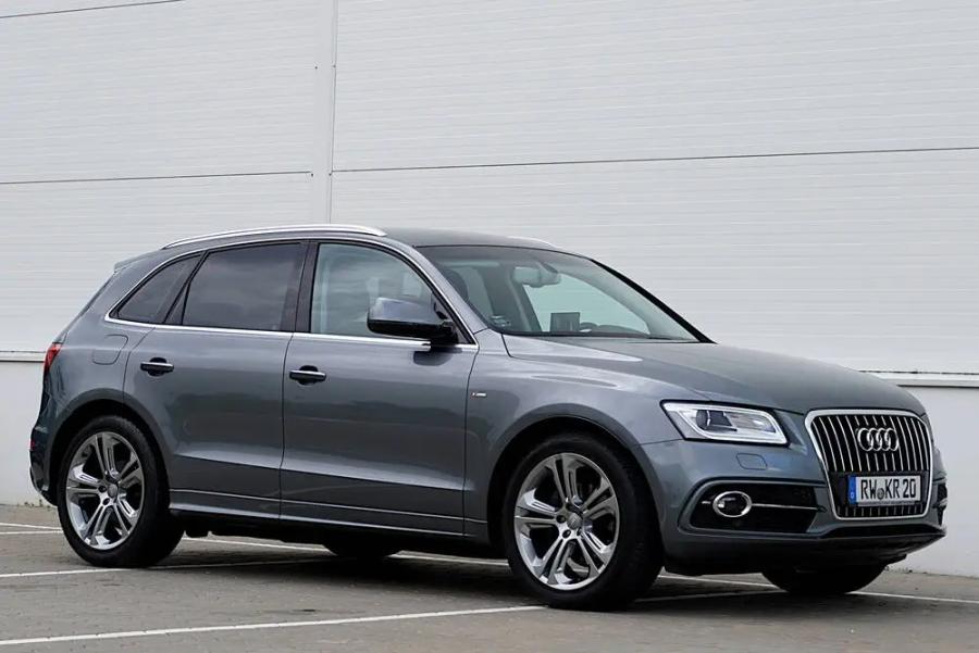 Grey Audi Q5 2016 in Riga, with an engine capacity of 2.00 L and mileage of 166 thousand km for 14900 €, photo 16 on AUTOMOTO.COM.LV