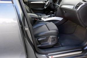 Grey Audi Q5 2016 in Riga, with an engine capacity of 2.00 L and mileage of 166 thousand km for 14900 €, photo 18 on AUTOMOTO.COM.LV