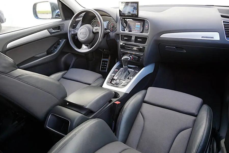 Grey Audi Q5 2016 in Riga, with an engine capacity of 2.00 L and mileage of 166 thousand km for 14900 €, photo 20 on AUTOMOTO.COM.LV